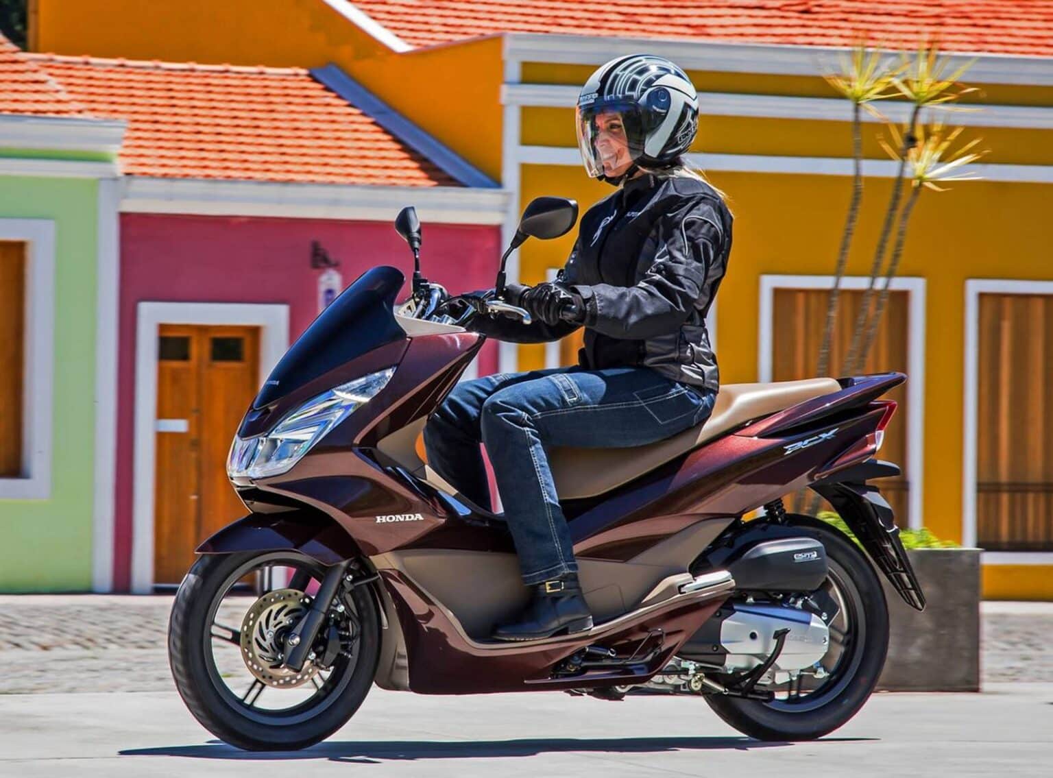Honda PCX 2017 ganha novo visual e tem opção com ABS na Ásia - Motopel ...