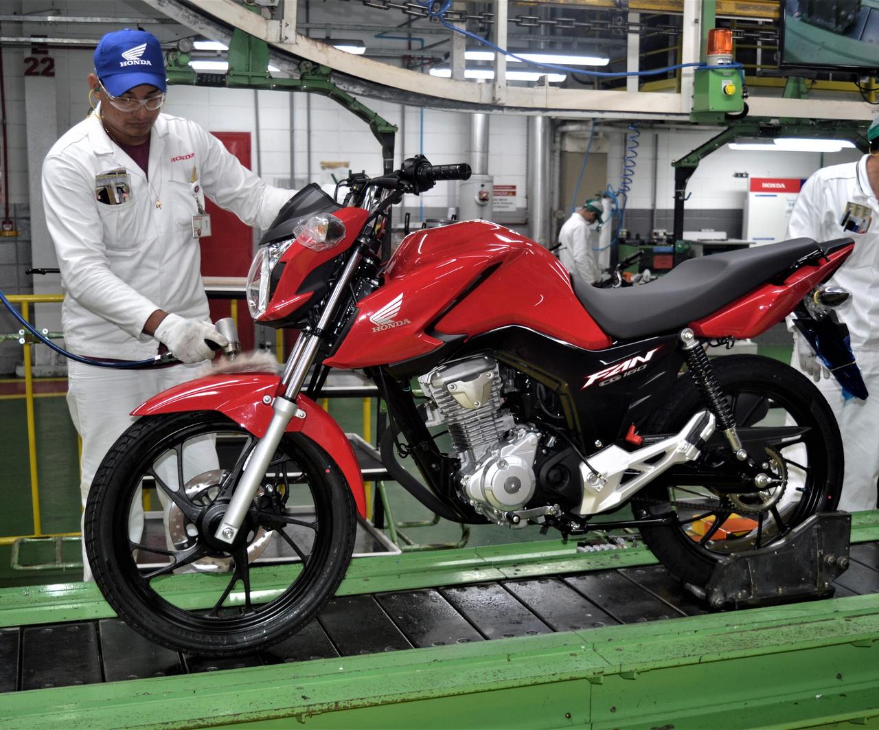 Honda chega a oito milhões de motos flex produzidas no Brasil - Motopel ...